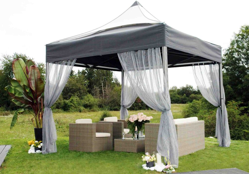 Comment fixer une tonnelle de jardin au sol ? | Douglas-Piscine
